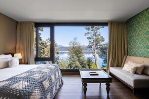 Quarto Duplo Superior, vista para o lago | Roupa de alta qualidade, minibar, cofre no quarto 