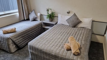 Quarto casal ou duplo luxo | Roupas de cama premium, escrivaninha, roupa de cama