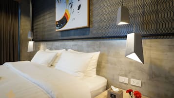 1 quarto, cofre no quarto, secretária, cortinas/cortinados opacos