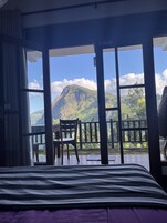 Quarto Duplo, vista para a montanha | 1 quarto, minibar, internet com fios grátis, roupa de cama fornecida 