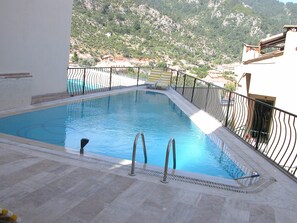 Piscina exterior sazonal