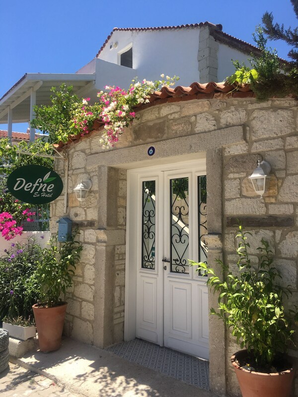 Defne Ev Hotel - Alaçatı
