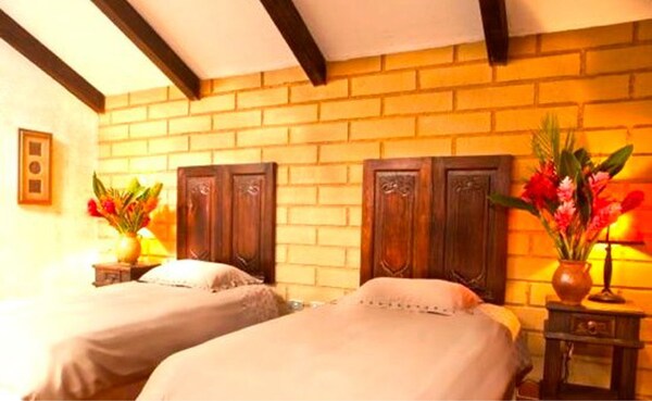 Casa Santa Cruz - Antigua Guatemala