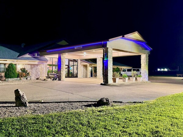 Owensville Motor Inn - Missouri