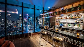 2 bares/lounges, bar na cobertura