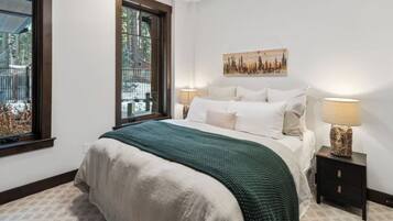 Condo superluxo, 3 quartos, cozinha, vista parcial para o lago | Roupas de cama de algodão egípcio, roupas de cama premium