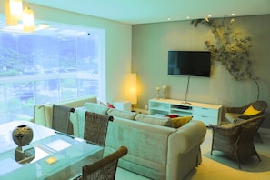 Apartamento | Sala | TV de ecrã plano 