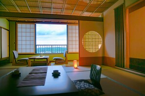 Cofre no quarto, secretária, Wi-fi grátis, roupa de cama fornecida