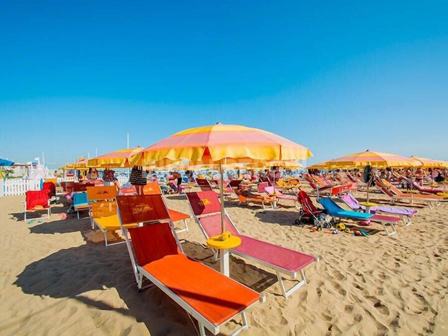 Uma praia privada nas proximidades, windsurf, bares na praia