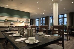 Pequeno-almoço tipo buffet diário incluído 