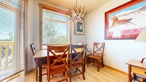 Apartamento em Condomínio Fechado, 1 quarto | Restaurantes