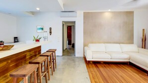 Apartamento, 1 quarto | Área de estar | TV de tela plana, Netflix