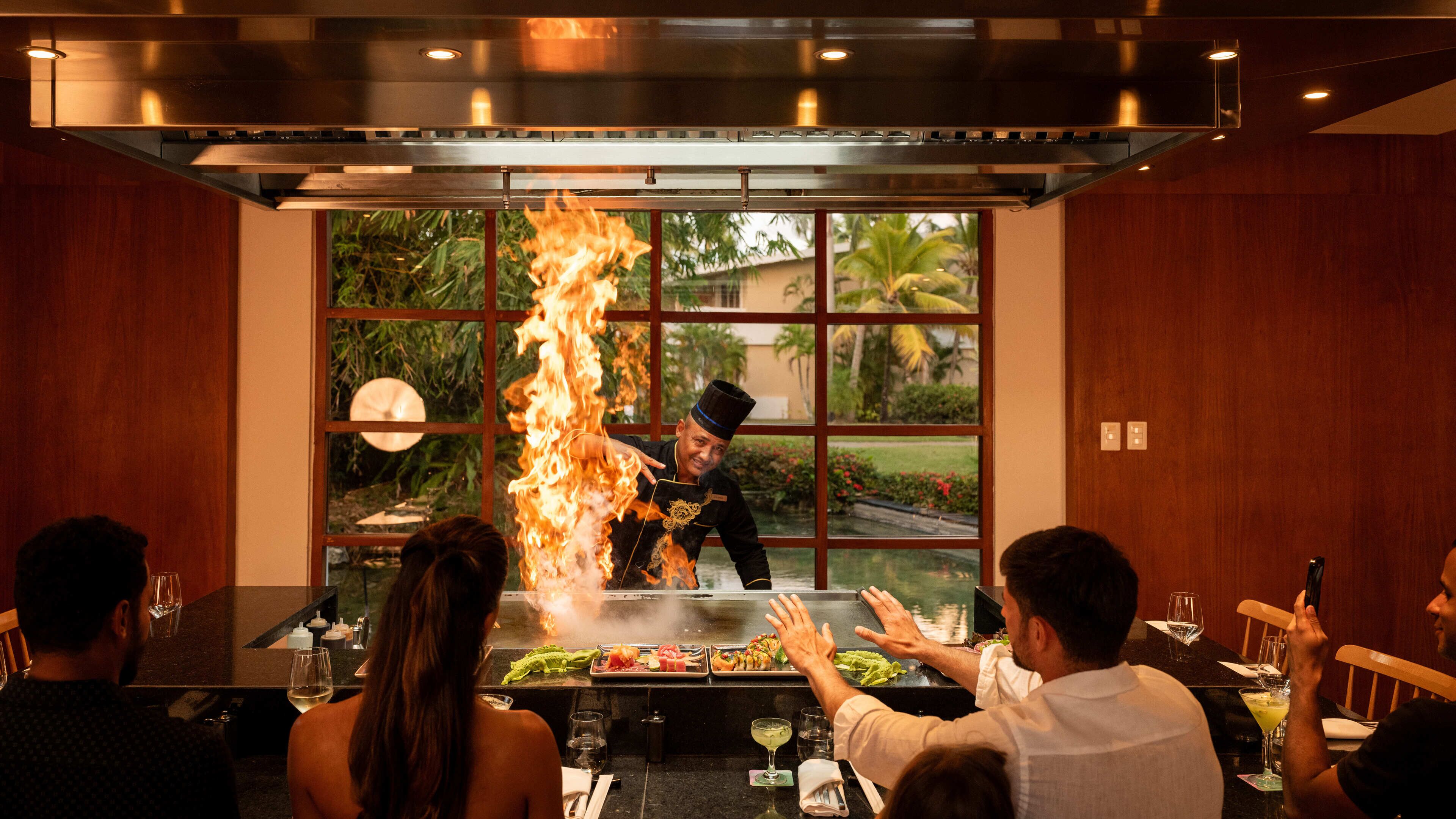 10 restaurantes: servem pequenos-almoços, almoços e jantares