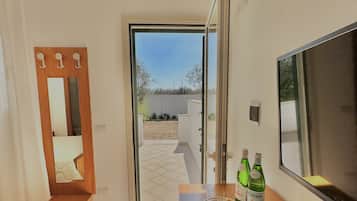 Roupa de alta qualidade, cofre no quarto, secretária, Wi-fi grátis