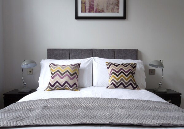 Cotels At 7zero1 - Milton Keynes