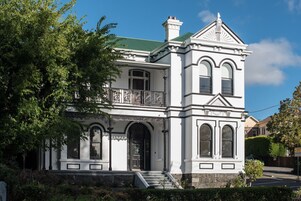 Fachada da propriedade