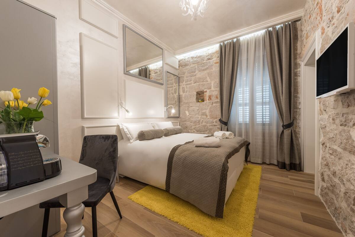 Design Double or Twin Room, 1 Bedroom (Room 14) | Roupa de alta qualidade, minibar, cofre no quarto 