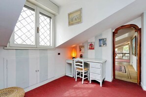 Casa, várias camas, Vista para a cidade (Spanish Steps Terrace Penthouse) | 2 quartos, internet com fios grátis 