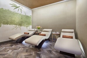 Sala(s) para tratamentos a casais, sauna, banheira de hidromassagem 