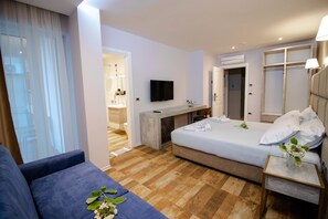 Minibar, secretária, quartos insonorizados 