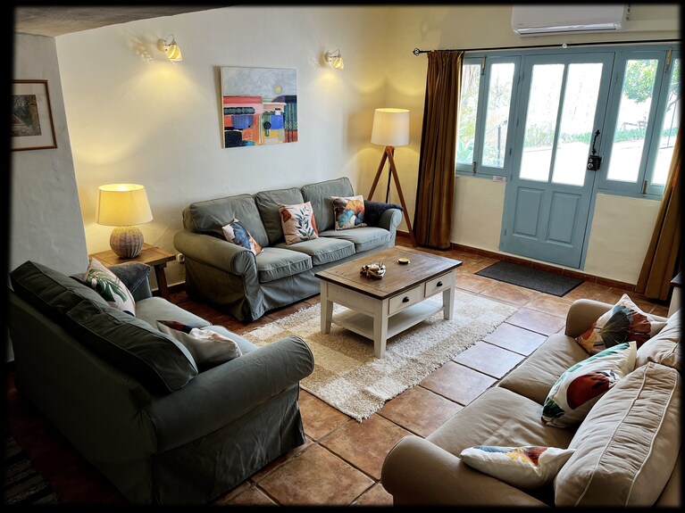 Un Impresionante Apartamento Rural Renovado Con Piscina Privada Y Una Maravillosa Vista Al Mar - Frigiliana