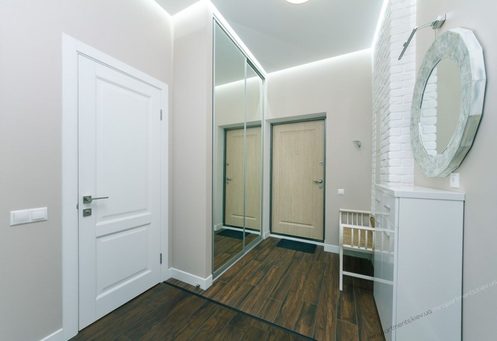 Apartamento Empresarial, 1 quarto, varanda | Sala de estar | TV de ecrã plano 