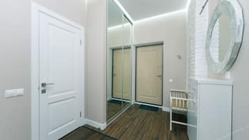 Apartamento Empresarial, 1 quarto, varanda | Sala de estar | TV de ecrã plano