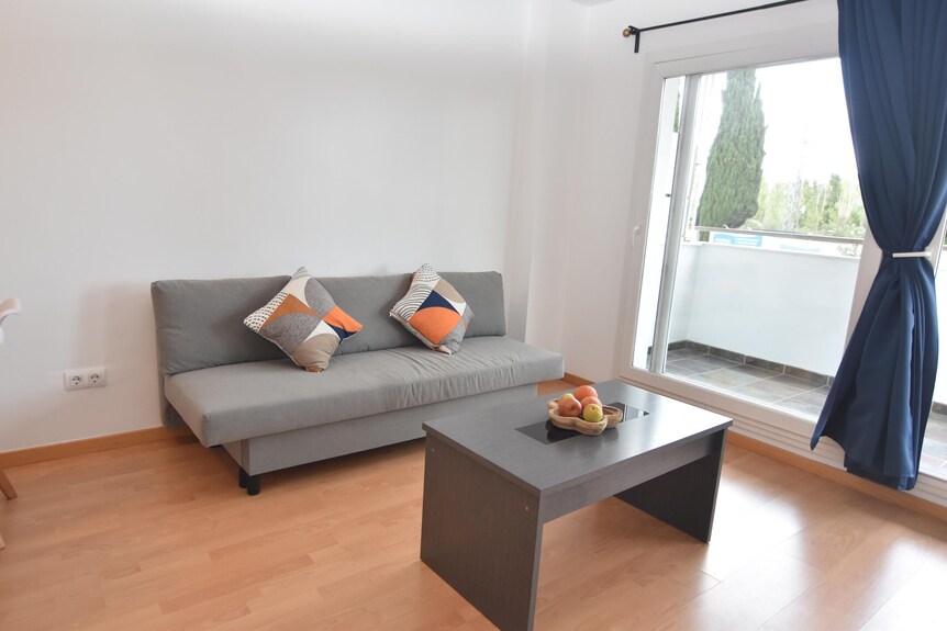 Apartamento En Costa Brava, 1 Dormitorio Para 4 Personas, Vistas A Montaña, Piscina Comunitaria, Cerca De Playa Y Supermercado. - Roses