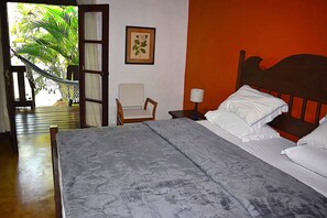 Suite Clássica, varanda, vista para o mar | Camas de colchão pillowtop, minibar, cortinas/cortinados opacos 