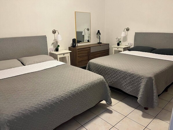 Quarto solteiro clássico, 1 quarto | 1 quarto, cofres nos quartos, quartos à prova de som