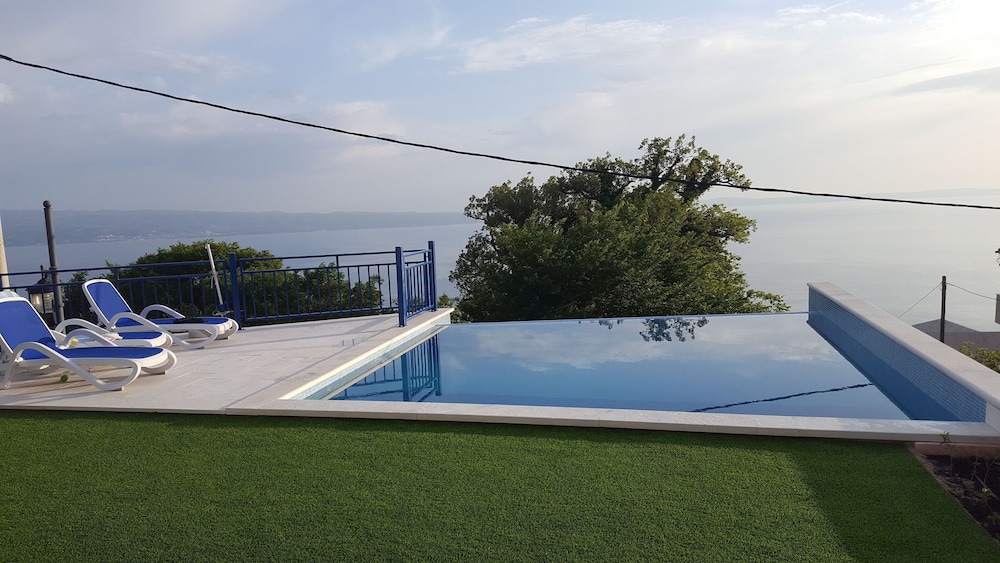 Villa Blue -Vista Spettacolare E Piscina Riscaldata, Riviera Di Spalato, Croazia - Podstrana