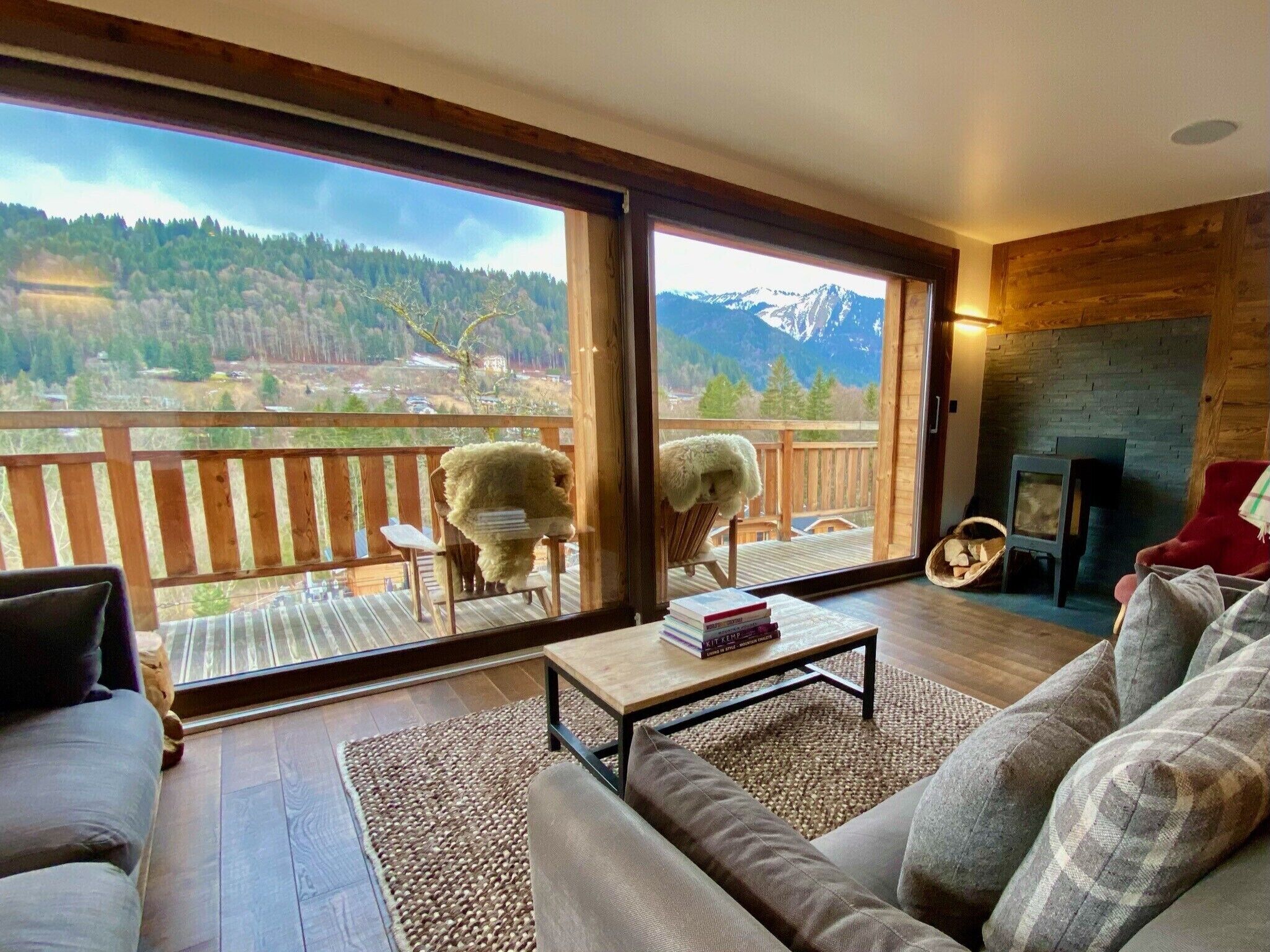 Luxury Chalet Morzine With Panoramic Views, 5 Ensuite Bedrooms And Large Hot Tub - Abondance