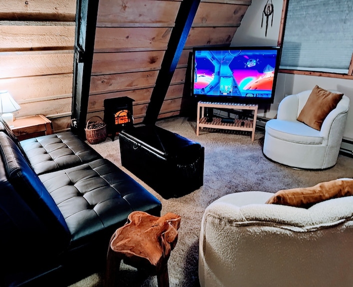 Tall Pines Guest House Between Sunriver And La Pine (Pet Friendly) A-frame Cabin - Oregon