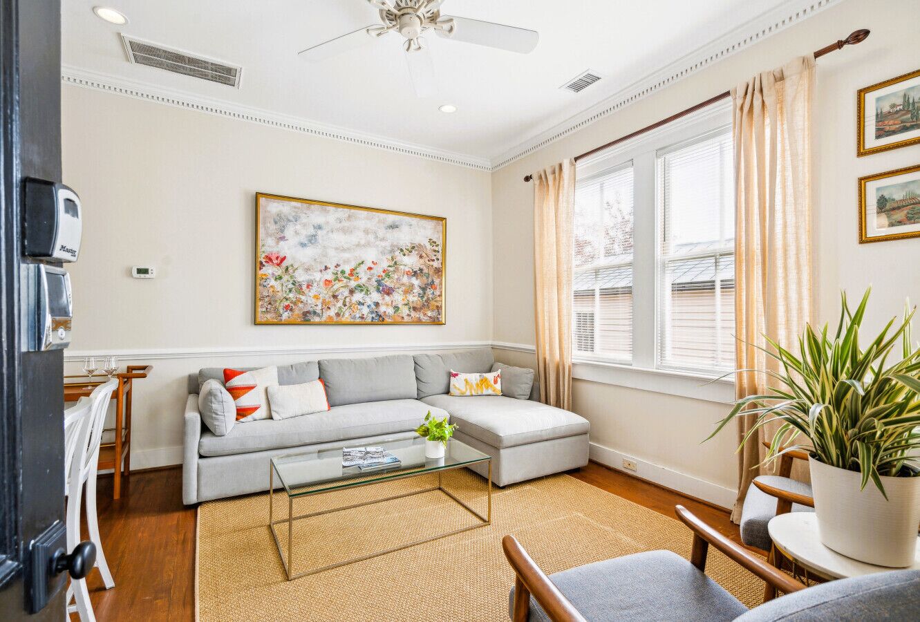 8d At Saint Philip Square, One Block To King, Top Floor Apt With Private Balcony - Charleston, SC