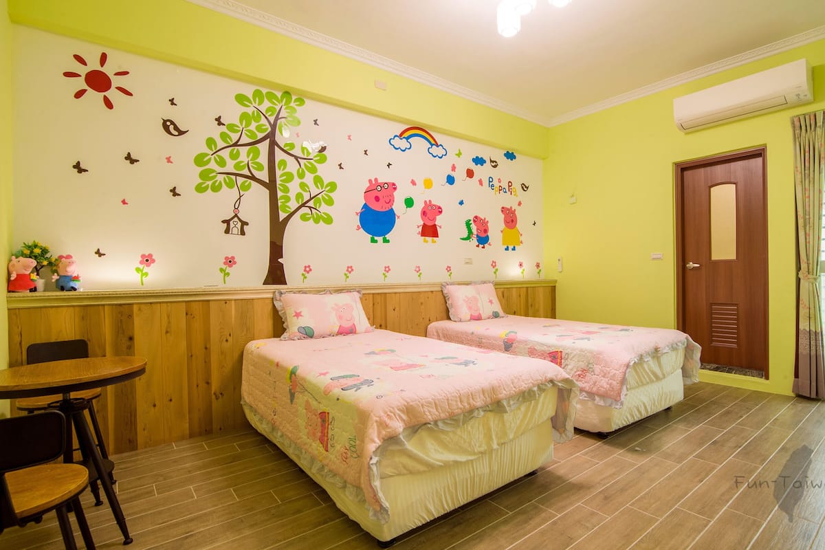 Quarto Twin | Quartos insonorizados, Wi-fi grátis, roupa de cama fornecida