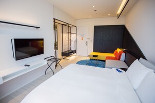 Suíte luxo, 1 cama Queen | Vista do quarto