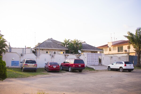Whitehouse Exclusive Guest House - Lagos, Nigeria