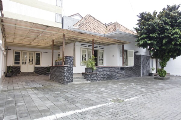 Taman Yuwono Heritage Malioboro By Natt's Hospitality - Yogyakarta