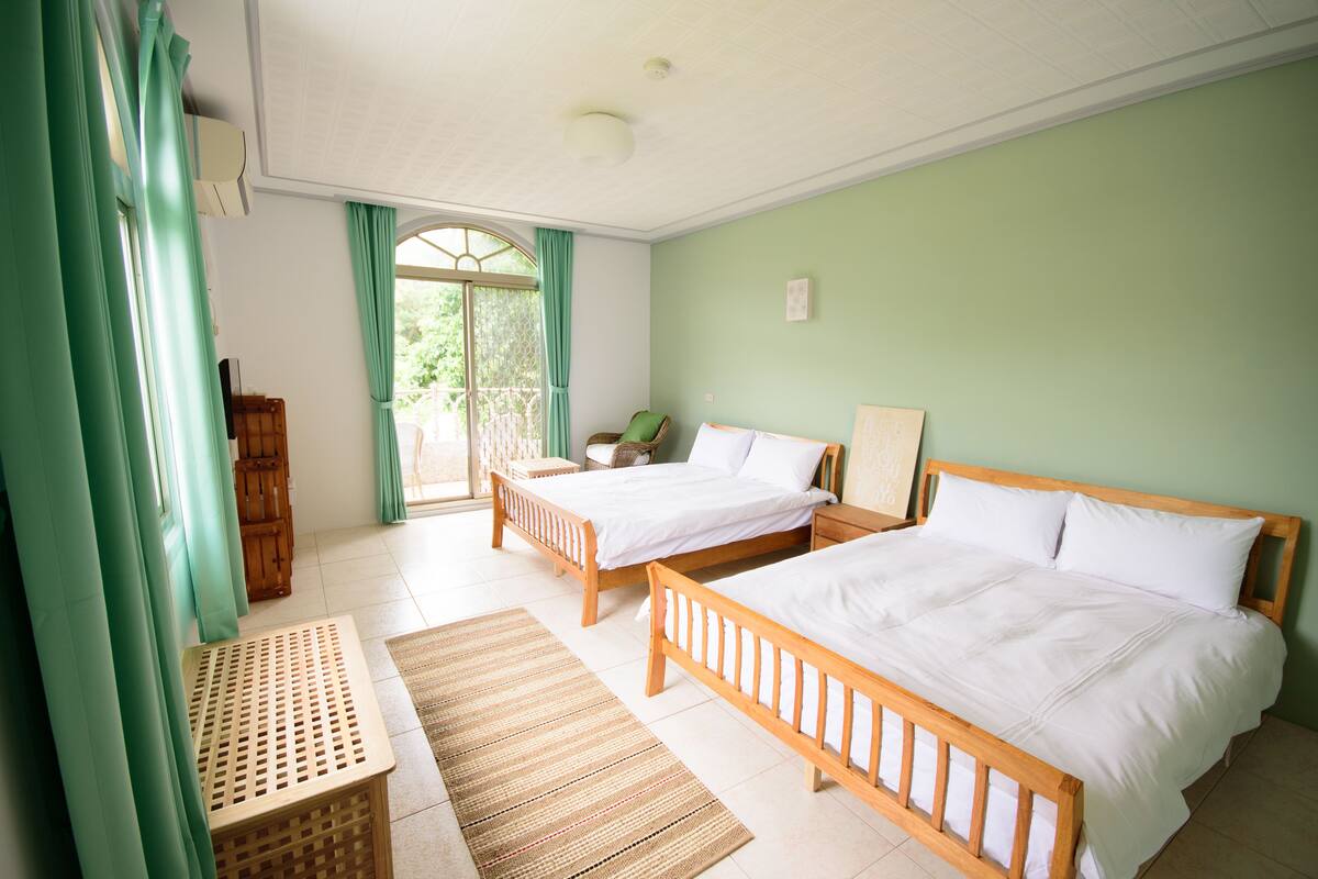 Quarto Quádruplo Comfort, 2 camas de casal | Cortinas/cortinados opacos, quartos insonorizados, Wi-fi grátis