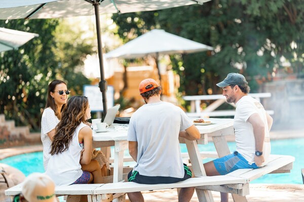 Shoestrings Backpackers & Bar - Victoria Falls