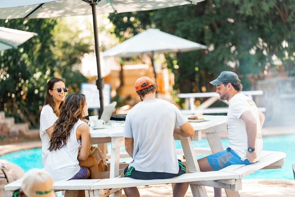 Shoestrings Backpackers & Bar - Victoria Falls