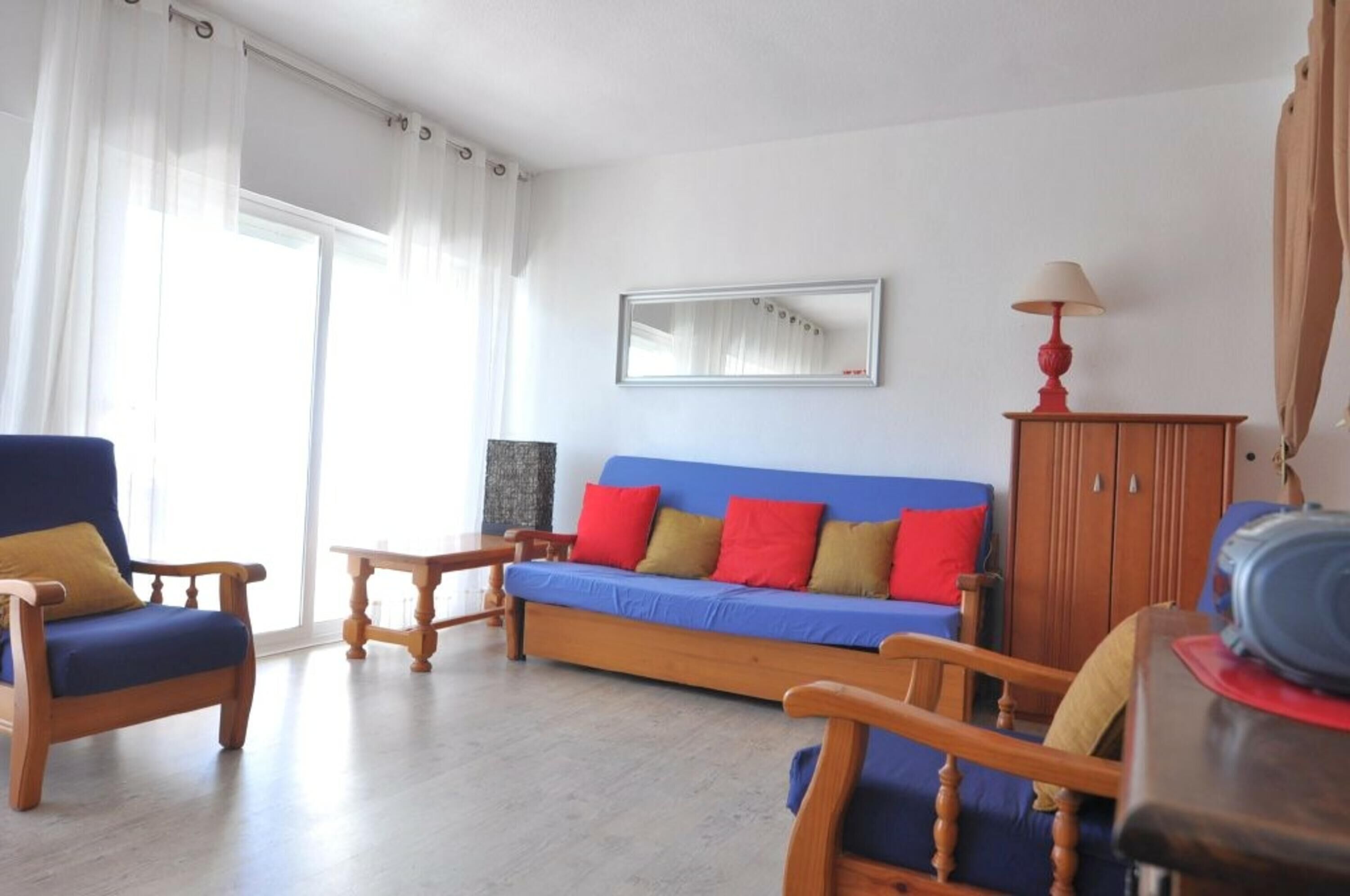 Frontline Beach Apartment In Roses, Costa Brava! 2 Bedrooms, Pool, Free Wi-fi. Book Now! - Roses
