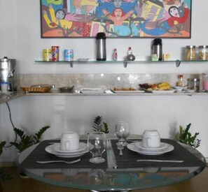 Pequeno-almoço completo diário incluído