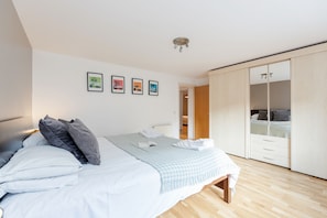 Apartamento, 2 quartos | 2 quartos, lençóis de algodão egípcio, roupa de alta qualidade 