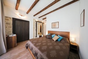 Quarto Duplo | Minibar, cofre no quarto, secretária, quartos insonorizados 