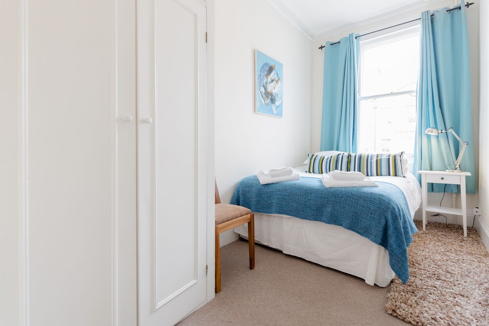 Earls Court Apartments By Basetogo - Earls Court