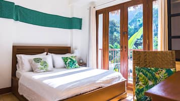 Quarto (Acacia) | Secretária, roupa de cama fornecida