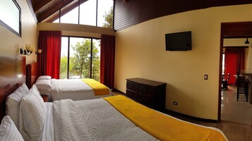 Casa família, 2 quartos, acessível | 1 quarto, individualmente mobiliados, ferros/tábuas de passar roupa