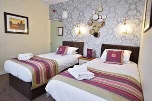 Quarto duplo | Wi-Fi de cortesia, roupa de cama