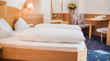 Quarto casal superior | Roupas de cama premium, edredons de pluma, cofres nos quartos